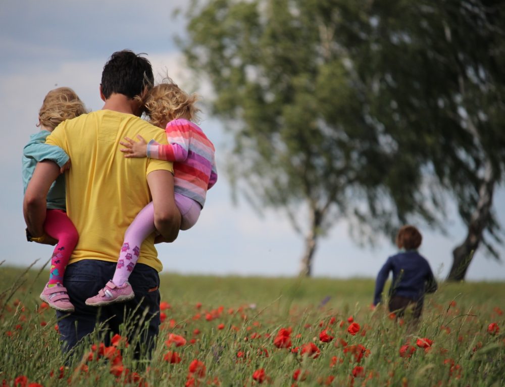 5 Codependency Symptoms of an Adult Child and Codependent Parent – Mill ...